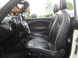 White MINI Cooper 2011 in Riga, with an engine capacity of 1.60 L and mileage of 182 thousand km for 5950 €, photo 14 on AUTOMOTO.COM.LV