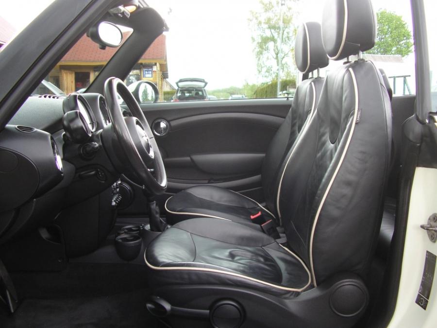 White MINI Cooper 2011 in Riga, with an engine capacity of 1.60 L and mileage of 182 thousand km for 5950 €, photo 14 on AUTOMOTO.COM.LV