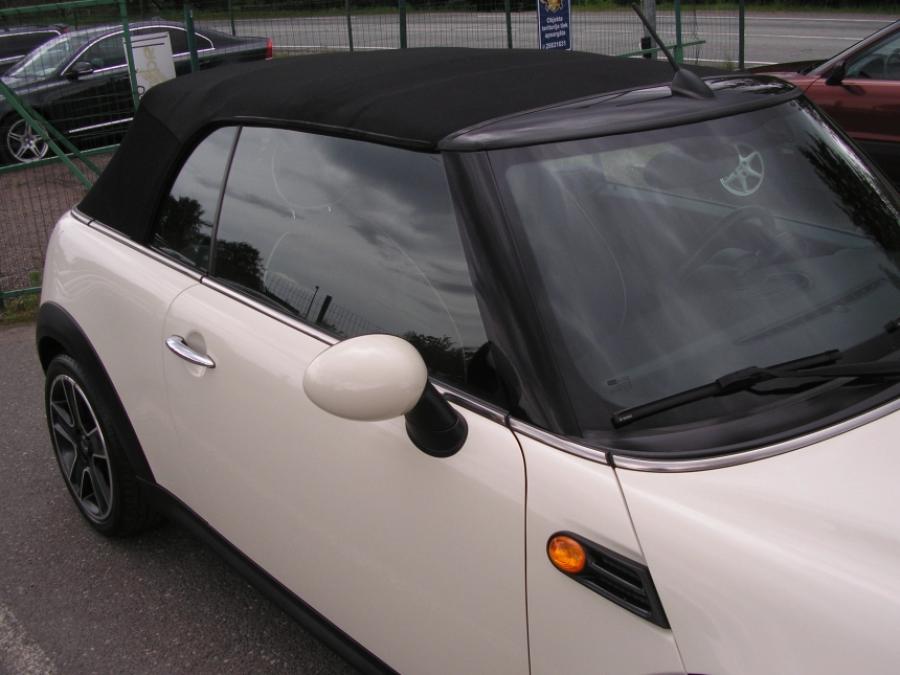 White MINI Cooper 2011 in Riga, with an engine capacity of 1.60 L and mileage of 182 thousand km for 5950 €, photo 19 on AUTOMOTO.COM.LV