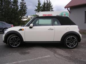 White MINI Cooper 2011 in Riga, with an engine capacity of 1.60 L and mileage of 182 thousand km for 5950 €, photo 21 on AUTOMOTO.COM.LV