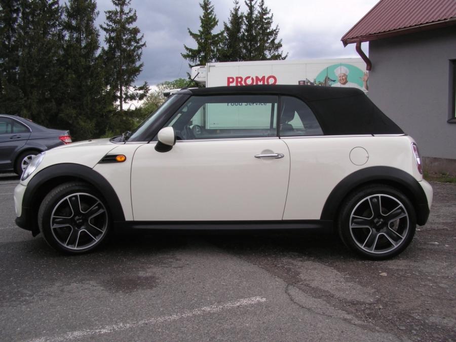 White MINI Cooper 2011 in Riga, with an engine capacity of 1.60 L and mileage of 182 thousand km for 5950 €, photo 21 on AUTOMOTO.COM.LV