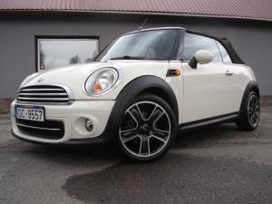 White MINI Cooper 2011 in Riga, with an engine capacity of 1.60 L and mileage of 182 thousand km for 5950 €, photo 22 on AUTOMOTO.COM.LV