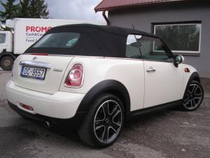 White MINI Cooper 2011 in Riga, with an engine capacity of 1.60 L and mileage of 182 thousand km for 5950 €, photo 23 on AUTOMOTO.COM.LV