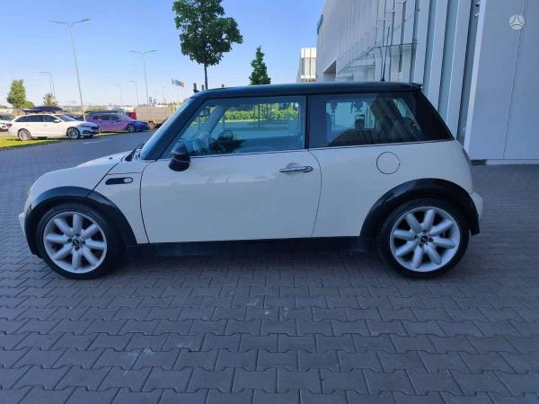 Balts MINI Cooper 2004 Viļņa, ar dzinēja tilpumu 1.60 L un nobraukumu 148 tūkst. km par 2100 €, foto 3 vietnē AUTOMOTO.COM.LV