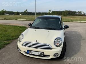 White MINI Cooper 2010 in Riga, with an engine capacity of 1.60 L and mileage of 286 thousand km for 3400 €, photo 3 on AUTOMOTO.COM.LV