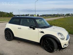 White MINI Cooper 2010 in Riga, with an engine capacity of 1.60 L and mileage of 286 thousand km for 3400 €, photo 5 on AUTOMOTO.COM.LV