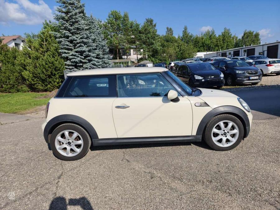 Balts MINI Cooper 2010 Utena, ar dzinēja tilpumu 1.60 L un nobraukumu 191 tūkst. km par 3390 €, foto 5 vietnē AUTOMOTO.COM.LV