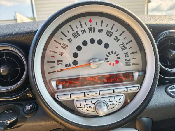 White MINI Cooper 2010 in Utena, with an engine capacity of 1.60 L and mileage of 191 thousand km for 3390 €, photo 10 on AUTOMOTO.COM.LV