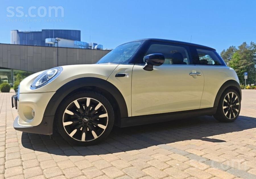 White MINI Cooper 2020 in Riga, with an engine capacity of 2.00 L and mileage of 120 thousand km for 13999 €, photo 13 on AUTOMOTO.COM.LV