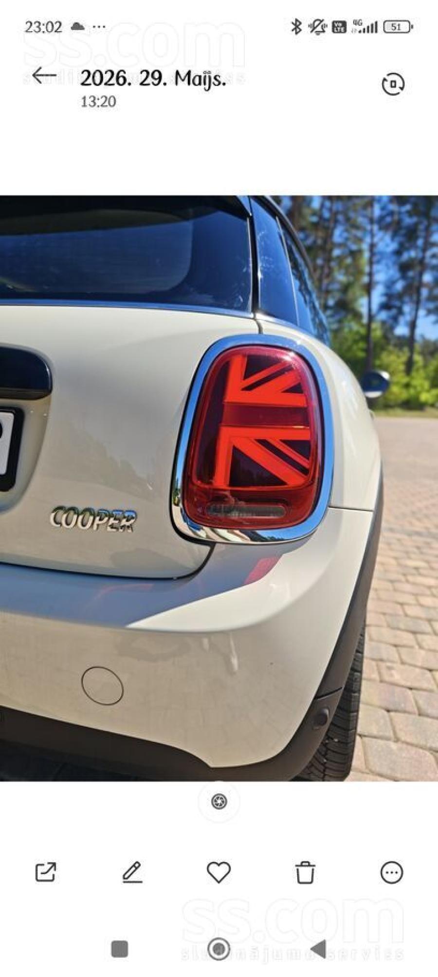 White MINI Cooper 2020 in Riga, with an engine capacity of 2.00 L and mileage of 120 thousand km for 13999 €, photo 16 on AUTOMOTO.COM.LV