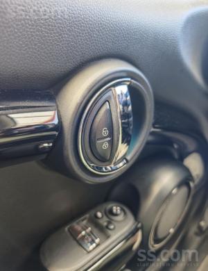 White MINI Cooper 2020 in Riga, with an engine capacity of 2.00 L and mileage of 120 thousand km for 13999 €, photo 24 on AUTOMOTO.COM.LV