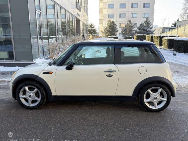 Balts MINI Cooper 2006 Viļņa, ar dzinēja tilpumu 1.60 L un nobraukumu 165 tūkst. km par 1500 €, foto 2 vietnē AUTOMOTO.COM.LV