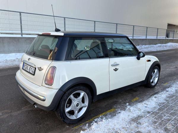 Balts MINI Cooper 2006 Viļņa, ar dzinēja tilpumu 1.60 L un nobraukumu 165 tūkst. km par 1500 €, foto 6 vietnē AUTOMOTO.COM.LV