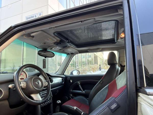 Balts MINI Cooper 2006 Viļņa, ar dzinēja tilpumu 1.60 L un nobraukumu 165 tūkst. km par 1500 €, foto 9 vietnē AUTOMOTO.COM.LV