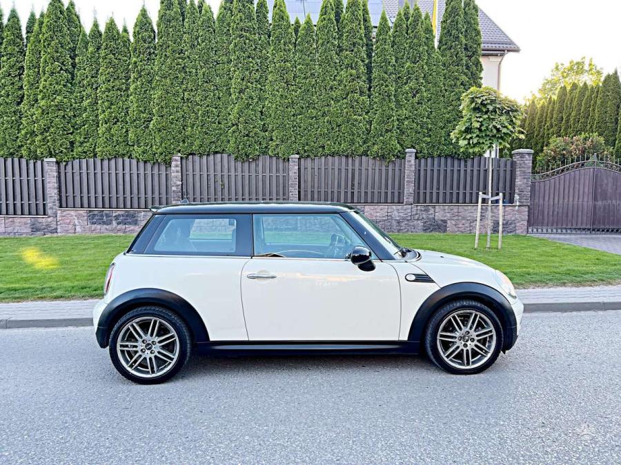 Balts MINI Cooper 2007 Viļņa, ar dzinēja tilpumu 1.60 L un nobraukumu 211 tūkst. km par 3499 €, foto 8 vietnē AUTOMOTO.COM.LV