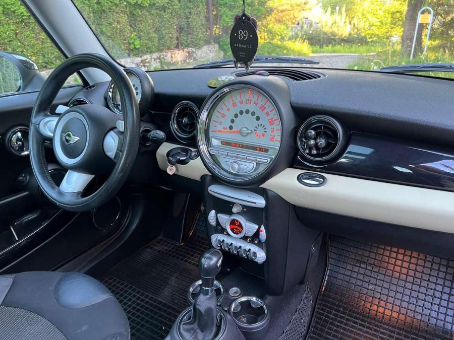 Balts MINI Cooper 2007 Viļņa, ar dzinēja tilpumu 1.60 L un nobraukumu 211 tūkst. km par 3499 €, foto 16 vietnē AUTOMOTO.COM.LV