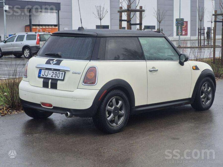 Balts MINI Cooper 2008 Rīga, ar dzinēja tilpumu 1.60 L un nobraukumu 187 tūkst. km par 2590 €, foto 4 vietnē AUTOMOTO.COM.LV