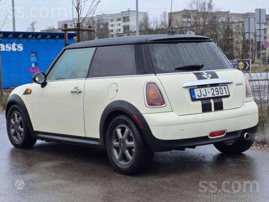 Balts MINI Cooper 2008 Rīga, ar dzinēja tilpumu 1.60 L un nobraukumu 187 tūkst. km par 2590 €, foto 5 vietnē AUTOMOTO.COM.LV