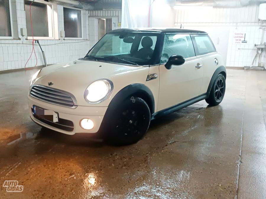 White MINI Cooper 2008 in Siauliai, with an engine capacity of 1.60 L and mileage of 320 thousand km for 3250 €, photo 1 on AUTOMOTO.COM.LV