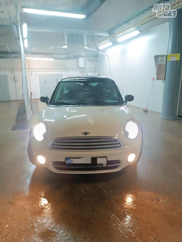White MINI Cooper 2008 in Siauliai, with an engine capacity of 1.60 L and mileage of 320 thousand km for 3250 €, photo 2 on AUTOMOTO.COM.LV