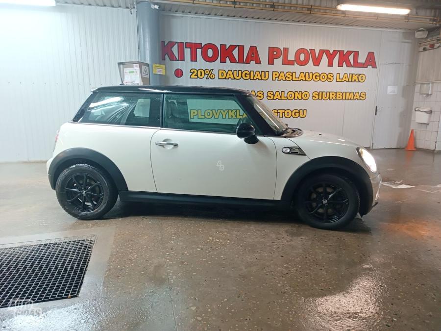 White MINI Cooper 2008 in Siauliai, with an engine capacity of 1.60 L and mileage of 320 thousand km for 3250 €, photo 4 on AUTOMOTO.COM.LV