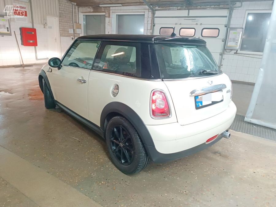 White MINI Cooper 2008 in Siauliai, with an engine capacity of 1.60 L and mileage of 320 thousand km for 3250 €, photo 6 on AUTOMOTO.COM.LV