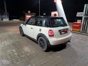 White MINI Cooper 2008 in Siauliai, with an engine capacity of 1.60 L and mileage of 3 thousand km for 2950 €, photo 7 on AUTOMOTO.COM.LV