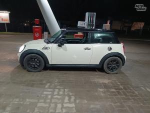 White MINI Cooper 2008 in Siauliai, with an engine capacity of 1.60 L and mileage of 3 thousand km for 2950 €, photo 8 on AUTOMOTO.COM.LV