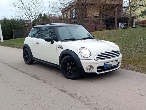 Balts MINI Cooper 2008 Šauļi, ar dzinēja tilpumu 1.60 L un nobraukumu 325 tūkst. km par 2950 €, foto 3 vietnē AUTOMOTO.COM.LV