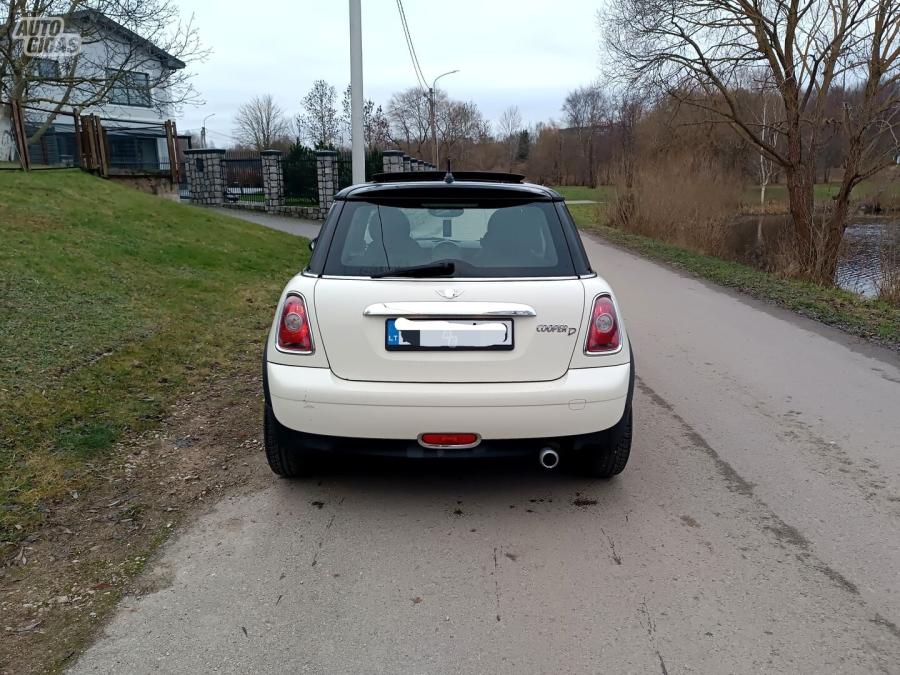 White MINI Cooper 2008 in Siauliai, with an engine capacity of 1.60 L and mileage of 325 thousand km for 2950 €, photo 6 on AUTOMOTO.COM.LV