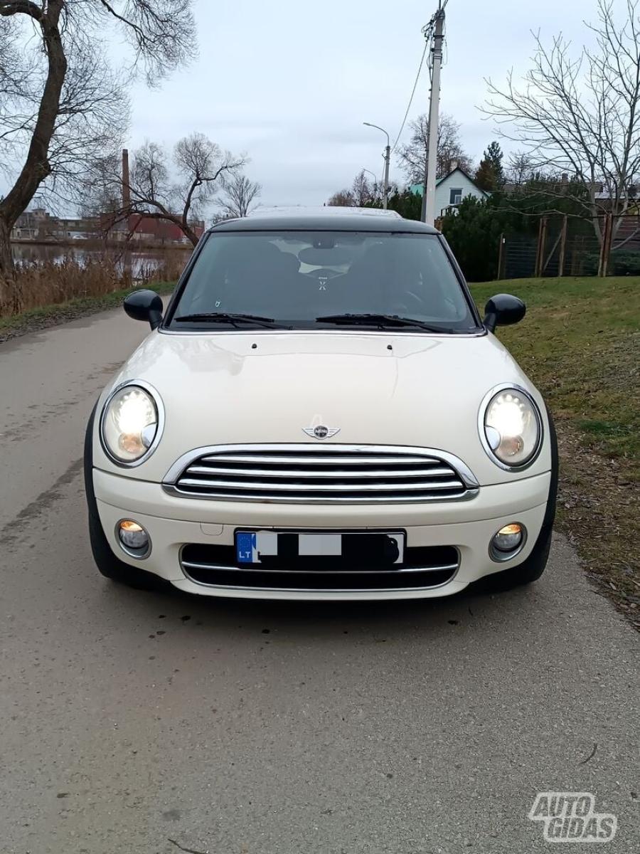 White MINI Cooper 2008 in Siauliai, with an engine capacity of 1.60 L and mileage of 325 thousand km for 2950 €, photo 2 on AUTOMOTO.COM.LV
