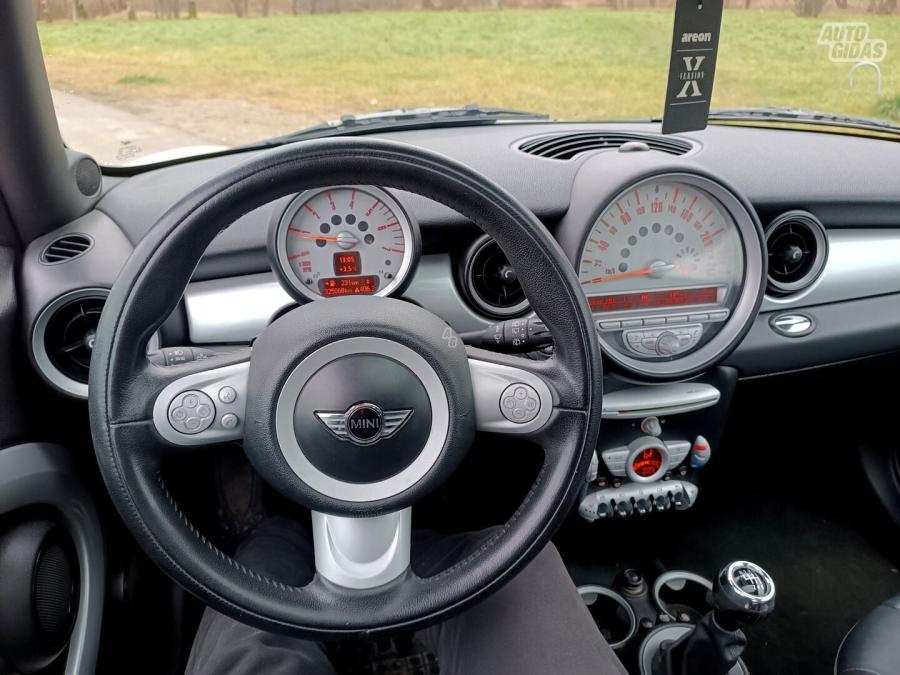 White MINI Cooper 2008 in Siauliai, with an engine capacity of 1.60 L and mileage of 325 thousand km for 2950 €, photo 14 on AUTOMOTO.COM.LV