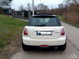 White MINI Cooper 2008 in Siauliai, with an engine capacity of 1.60 L and mileage of 325 thousand km for 2900 €, photo 4 on AUTOMOTO.COM.LV