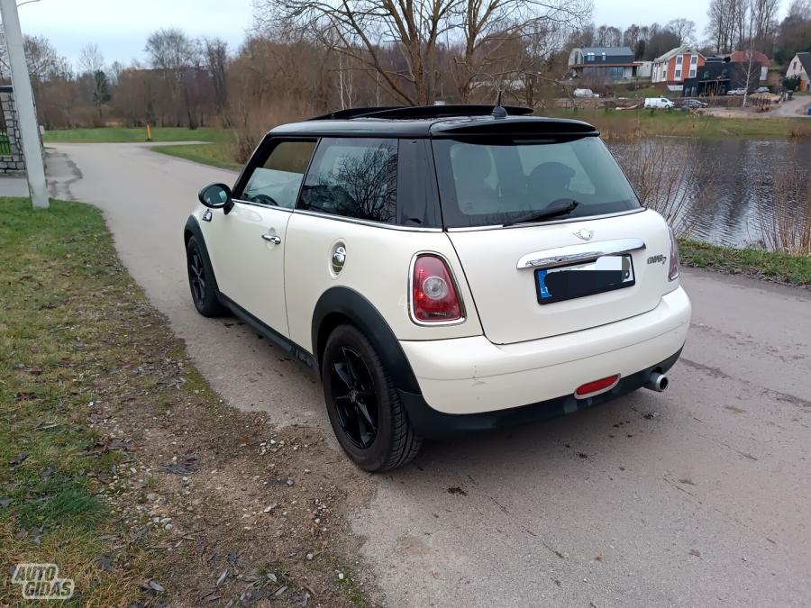 White MINI Cooper 2008 in Siauliai, with an engine capacity of 1.60 L and mileage of 3 thousand km for 2500 €, photo 5 on AUTOMOTO.COM.LV