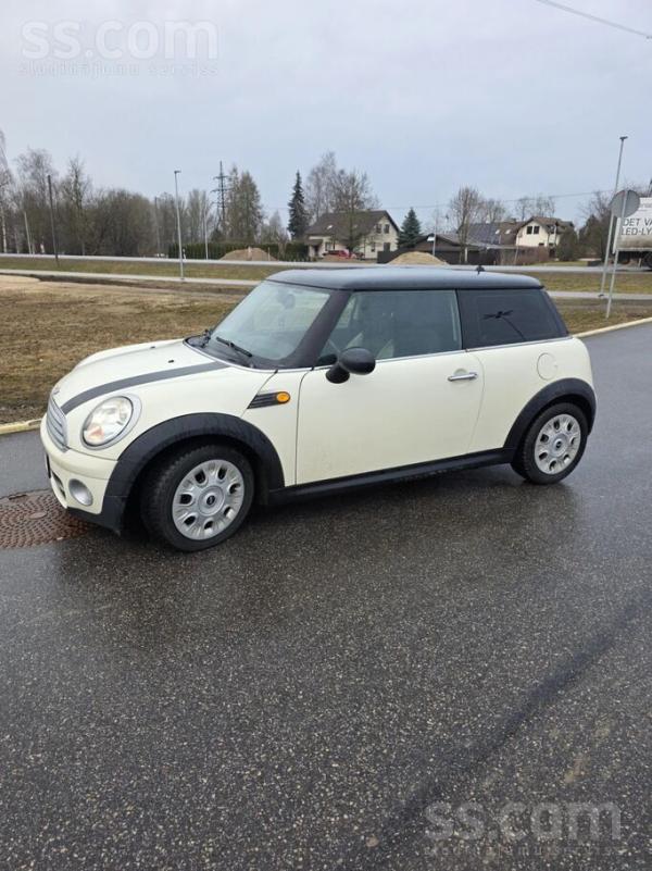 Balts MINI Cooper 2008 Rīga, ar dzinēja tilpumu 1.60 L un nobraukumu 305 tūkst. km par 2850 €, foto 3 vietnē AUTOMOTO.COM.LV