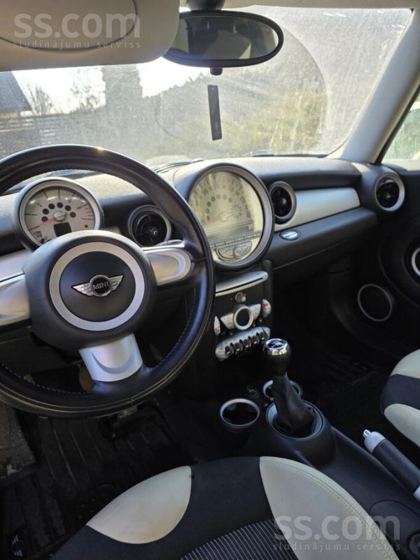 Balts MINI Cooper 2008 Rīga, ar dzinēja tilpumu 1.60 L un nobraukumu 305 tūkst. km par 2850 €, foto 4 vietnē AUTOMOTO.COM.LV