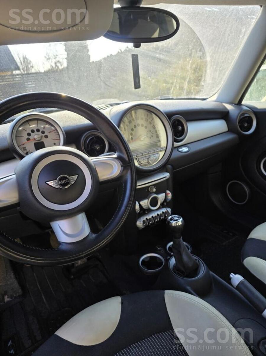 Balts MINI Cooper 2008 Rīga, ar dzinēja tilpumu 1.60 L un nobraukumu 305 tūkst. km par 2850 €, foto 5 vietnē AUTOMOTO.COM.LV