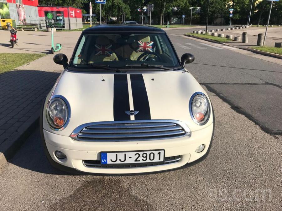 White MINI Cooper 2008 in Riga, with an engine capacity of 1.60 L and mileage of 187 thousand km for 8900 €, photo 1 on AUTOMOTO.COM.LV