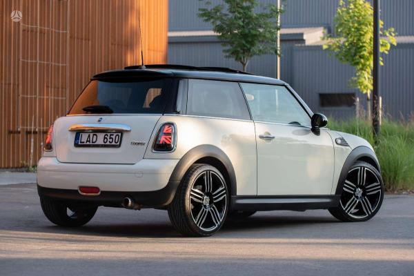 Balts MINI Cooper 2008 Palanga, ar dzinēja tilpumu 1.60 L un nobraukumu 150 tūkst. km par 4100 €, foto 6 vietnē AUTOMOTO.COM.LV