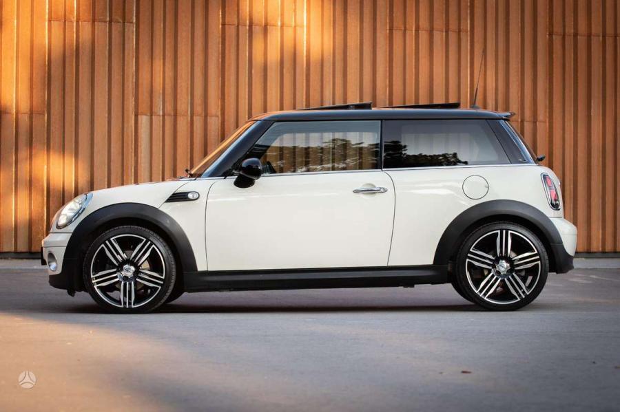 Balts MINI Cooper 2008 Palanga, ar dzinēja tilpumu 1.60 L un nobraukumu 150 tūkst. km par 4100 €, foto 9 vietnē AUTOMOTO.COM.LV