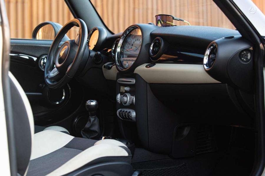 Balts MINI Cooper 2008 Palanga, ar dzinēja tilpumu 1.60 L un nobraukumu 150 tūkst. km par 4100 €, foto 11 vietnē AUTOMOTO.COM.LV