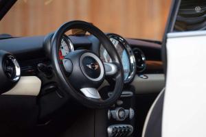 Balts MINI Cooper 2008 Palanga, ar dzinēja tilpumu 1.60 L un nobraukumu 150 tūkst. km par 4100 €, foto 12 vietnē AUTOMOTO.COM.LV