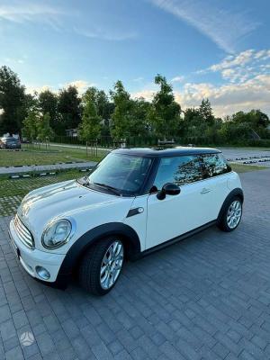 White MINI Cooper 2008 in Kaunas, with an engine capacity of 1.60 L and mileage of 219 thousand km for 2200 €, photo  on AUTOMOTO.COM.LV
