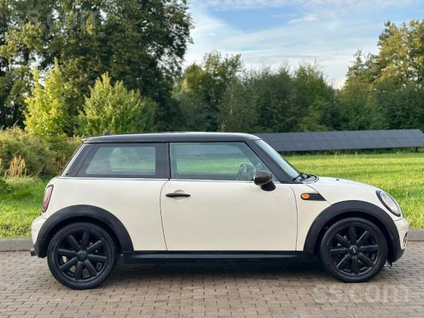White MINI Cooper 2008 in Jelgava, with an engine capacity of 1.60 L and mileage of 209 thousand km for 2150 €, photo 9 on AUTOMOTO.COM.LV
