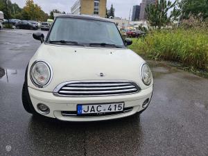 White MINI Cooper 2008 in Vilnius, with an engine capacity of 1.40 L and mileage of 152 thousand km for 2550 €, photo 4 on AUTOMOTO.COM.LV