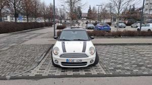 White MINI Cooper 2009 in Vilnius, with an engine capacity of 1.56 L and mileage of 224 thousand km for 1500 €, photo 2 on AUTOMOTO.COM.LV