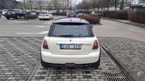 White MINI Cooper 2009 in Vilnius, with an engine capacity of 1.56 L and mileage of 224 thousand km for 1500 €, photo 6 on AUTOMOTO.COM.LV