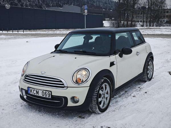 White MINI Cooper 2009 in Vilnius, with an engine capacity of 1.56 L and mileage of 203 thousand km for 2500 €, photo 1 on AUTOMOTO.COM.LV