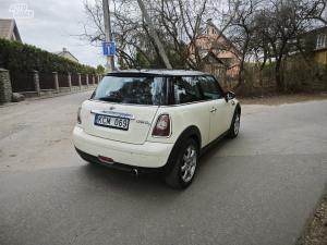 White MINI Cooper 2009 in Vilnius, with an engine capacity of 1.60 L and mileage of 203 thousand km for 2200 €, photo 6 on AUTOMOTO.COM.LV