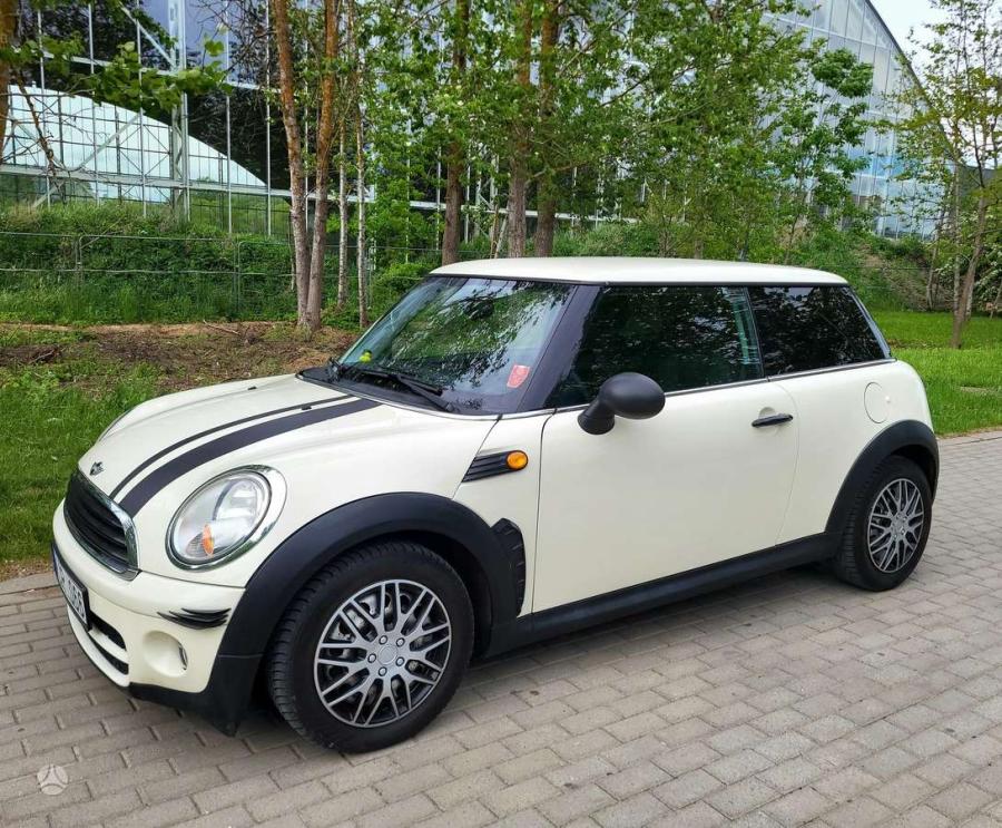 Balts MINI Cooper 2009 Šauļi, ar dzinēja tilpumu 1.60 L un nobraukumu 200 tūkst. km par 2750 €, foto 1 vietnē AUTOMOTO.COM.LV